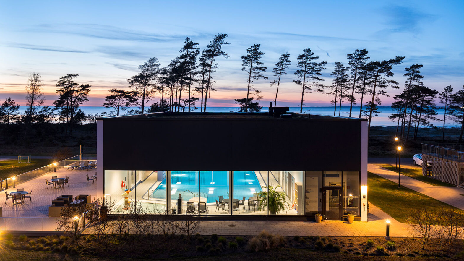 Pool och relax - Hotel Riviera Strand